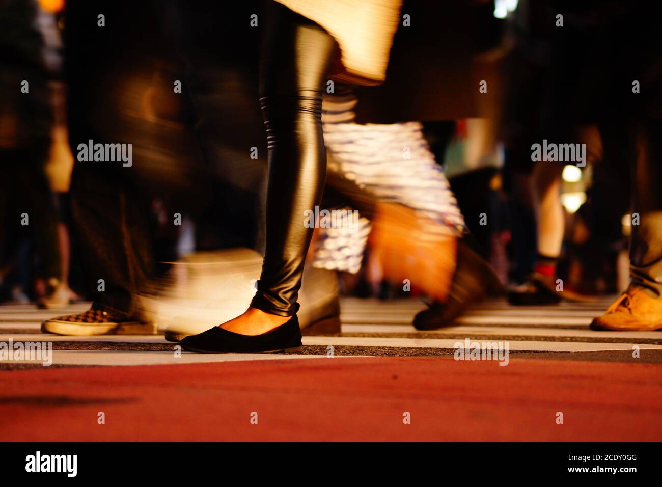 People who walk the Shibuya scramble intersection Stock Photo - Alamy