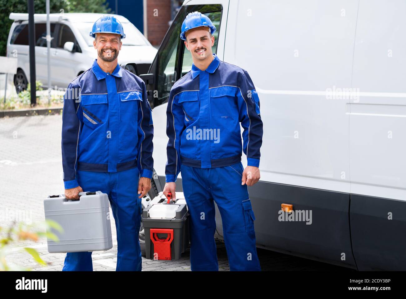 Technicians van hi-res stock photography and images - Alamy
