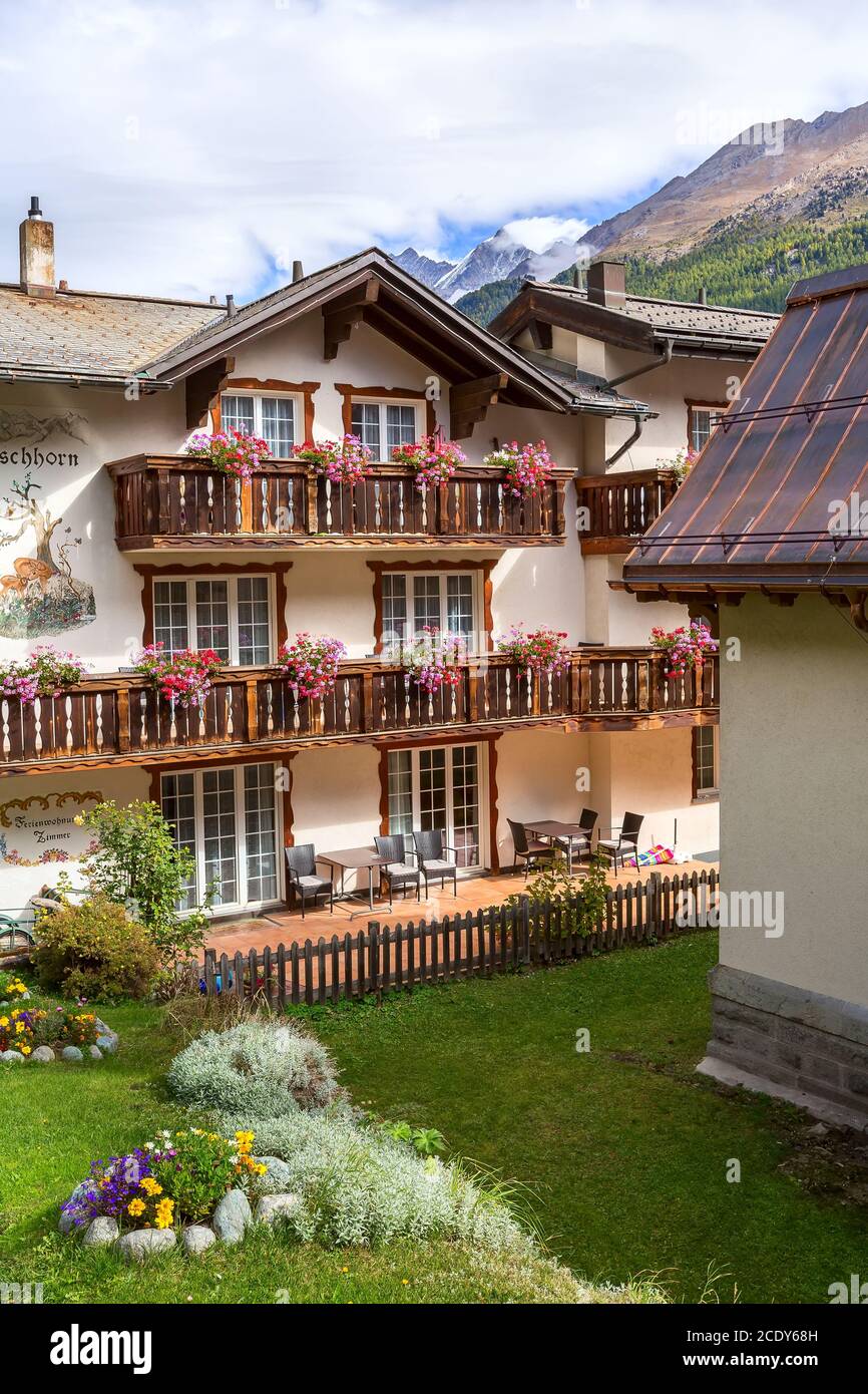 Houses in Zermatt alpine village, Switzerland Stock Photo - Alamy