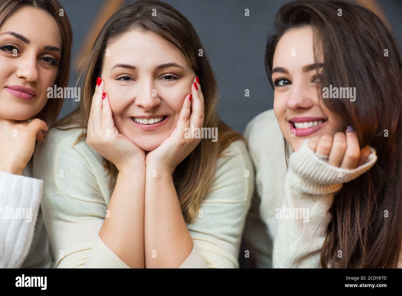 Cute women hi-res stock photography and images - Alamy