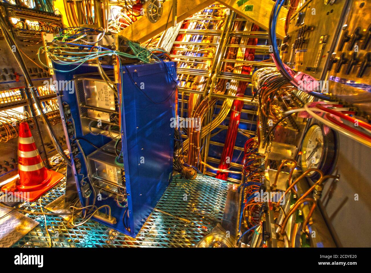 Complex wiring hi-res stock photography and images - Alamy