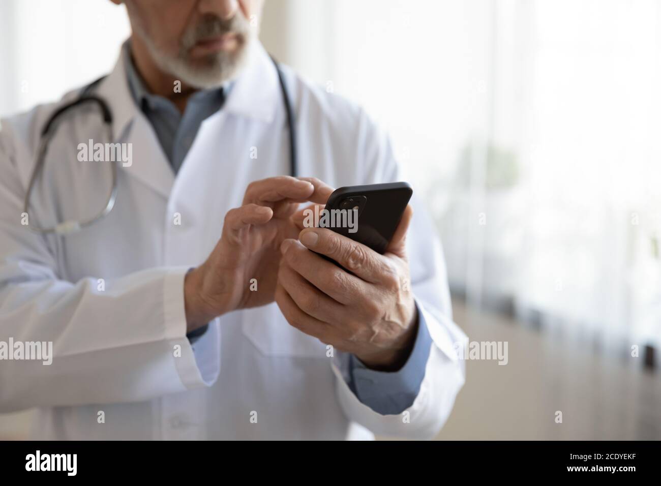 Online doctor telemedicine senior hi-res stock photography and images ...