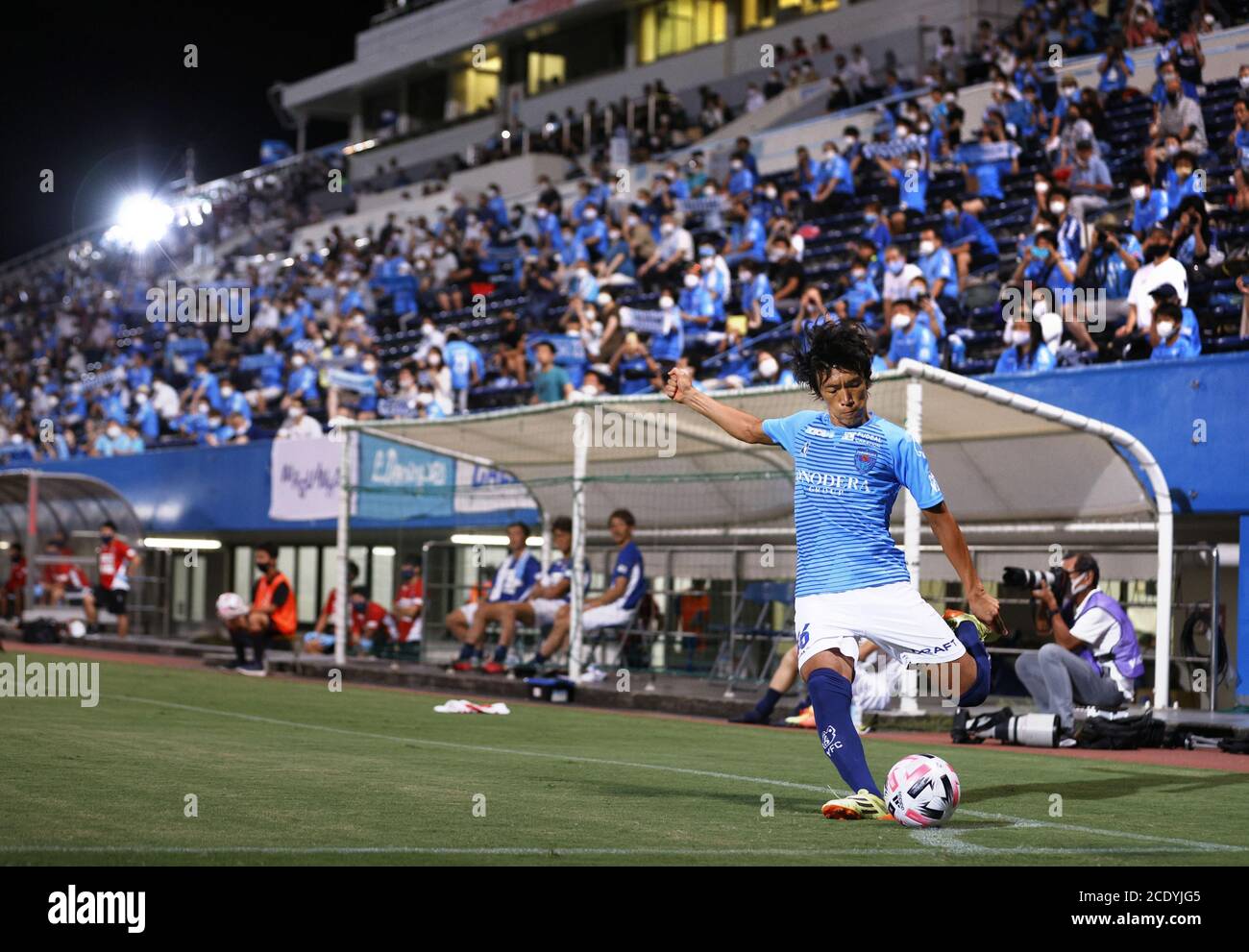Shunsuke Nakamura of Yokohama FC takes a corner kick during the second ...