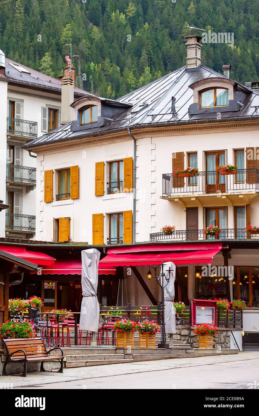 Chamonix Mont-Blanc, France street cafe Stock Photo - Alamy