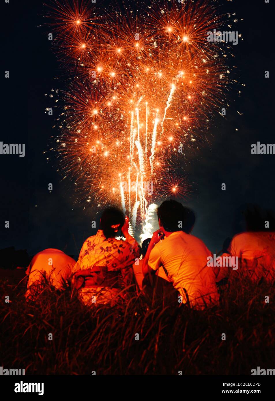 Japan couple fireworks hi-res stock photography and images - Alamy