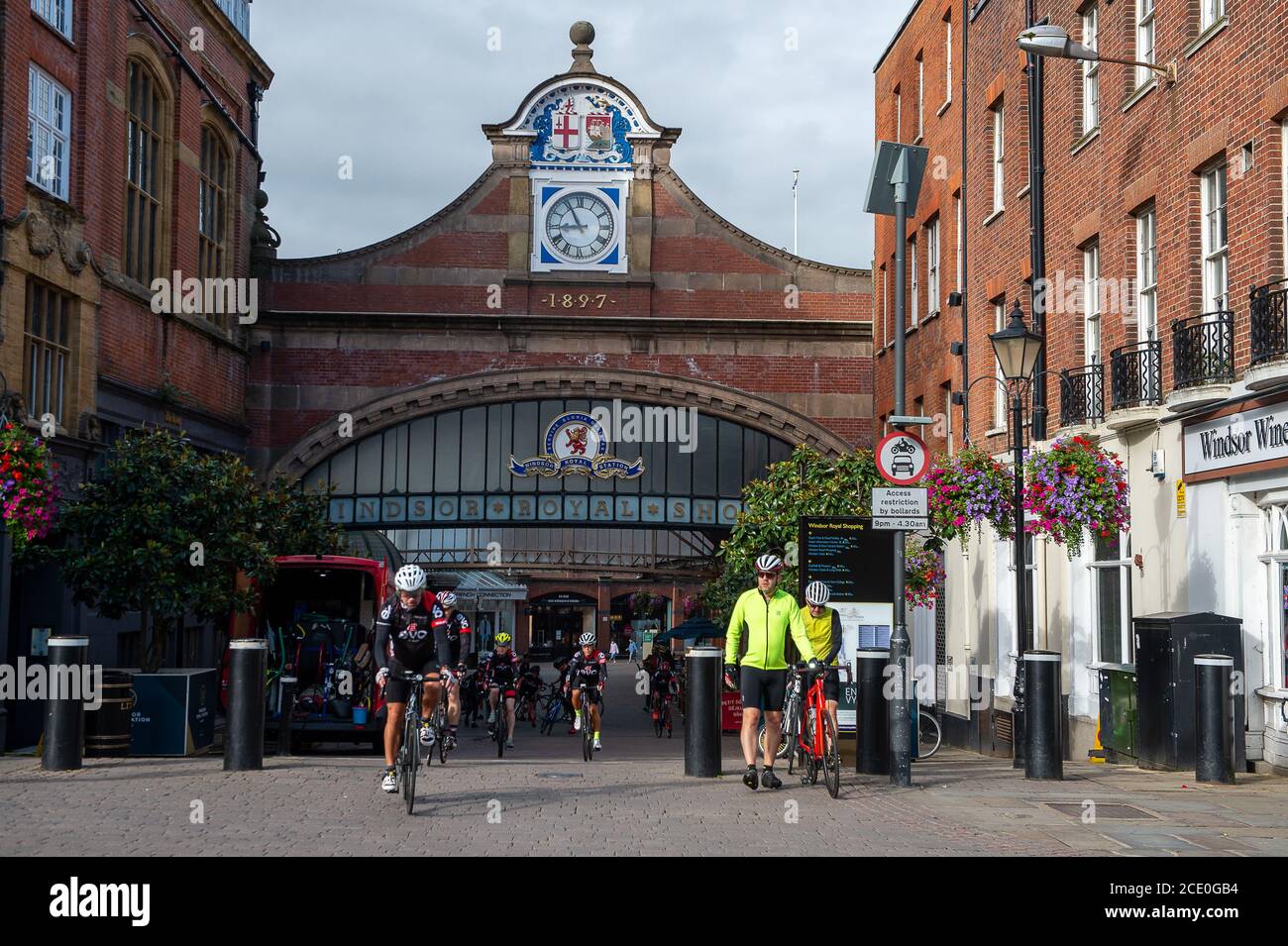 Windsor town centre hi-res stock photography and images - Alamy