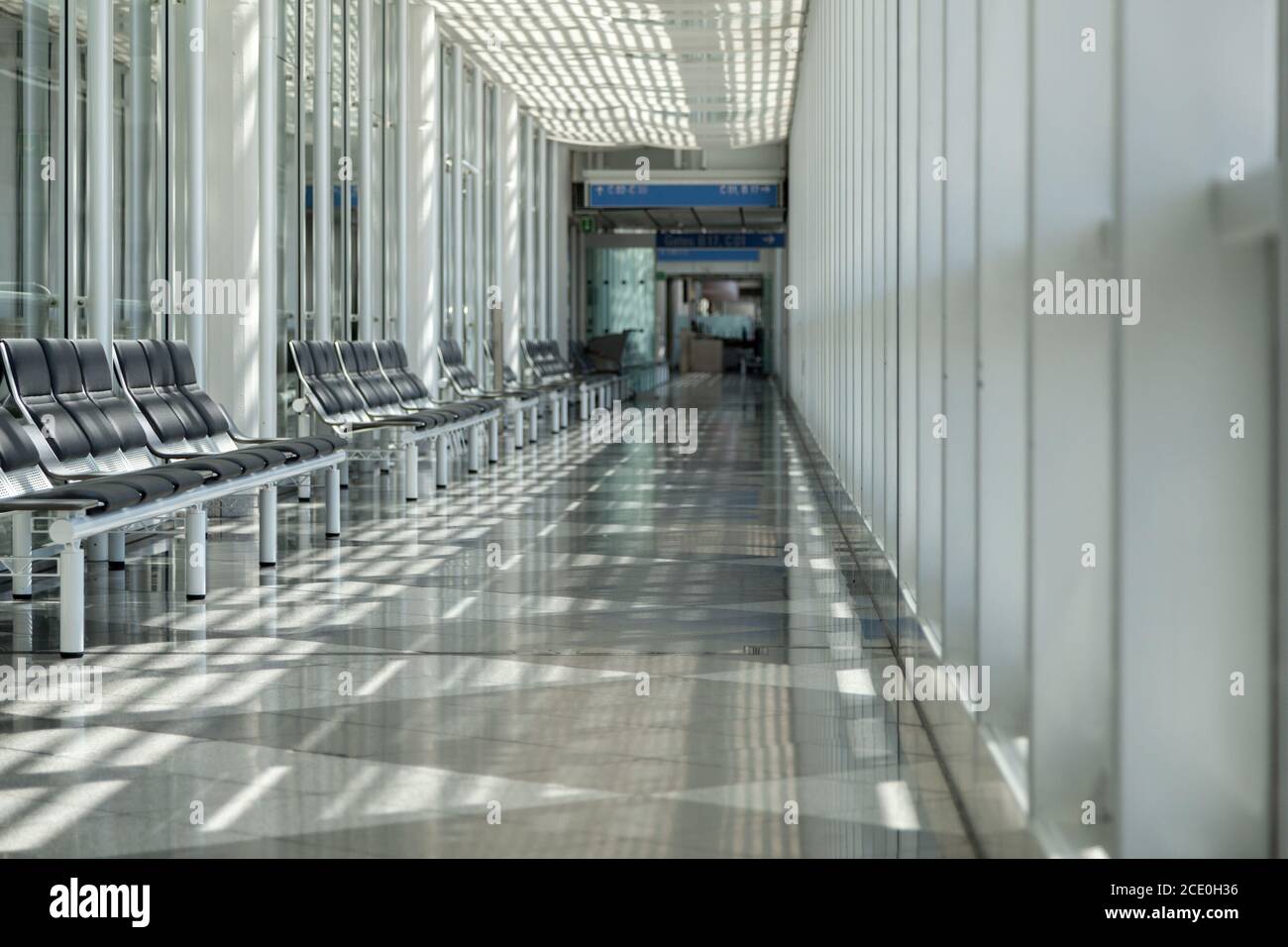 Airport waiting room hi-res stock photography and images - Alamy