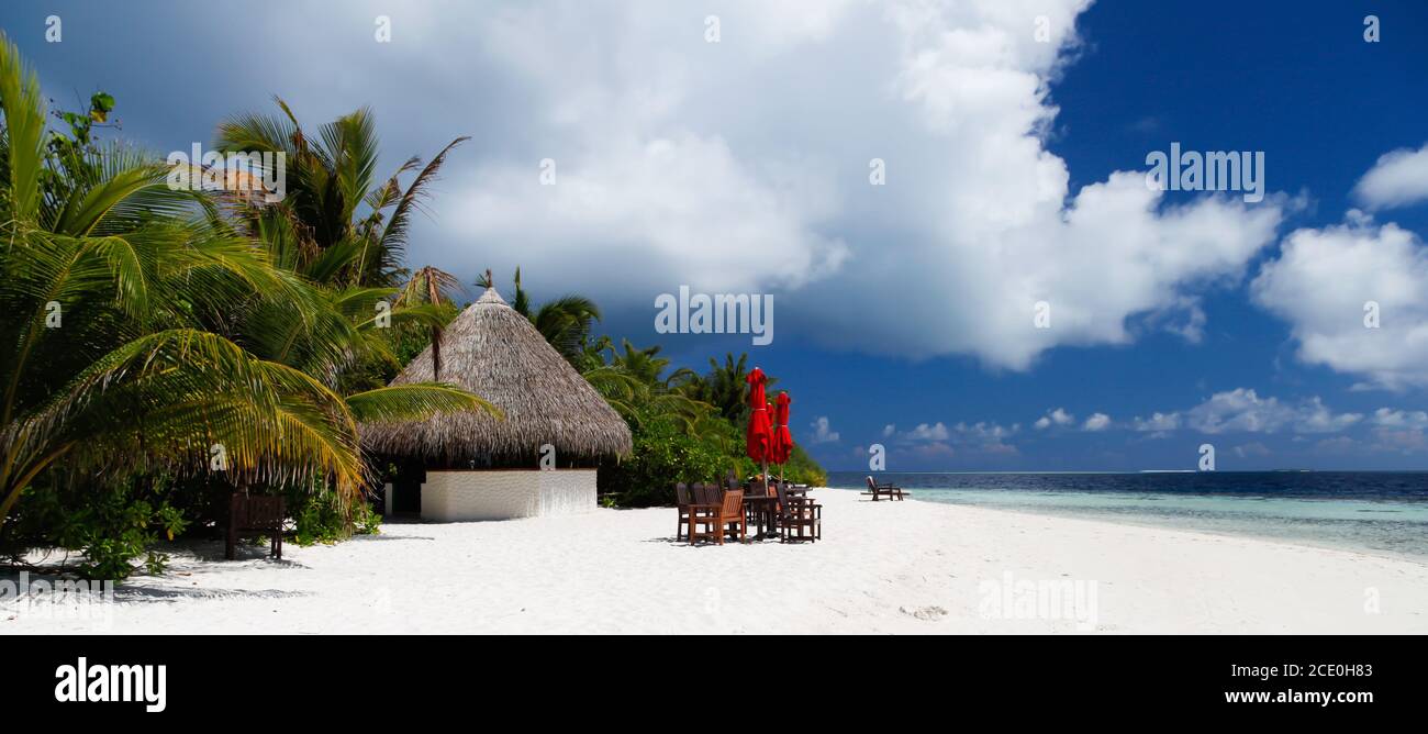 A small bar on the beach on an island Stock Photo - Alamy