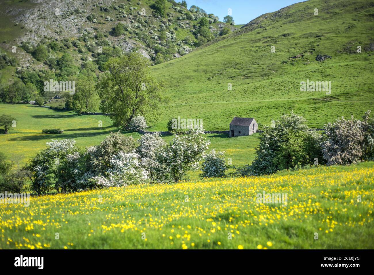 isolated farm building set in beautiful Peak District Stock Photo - Alamy