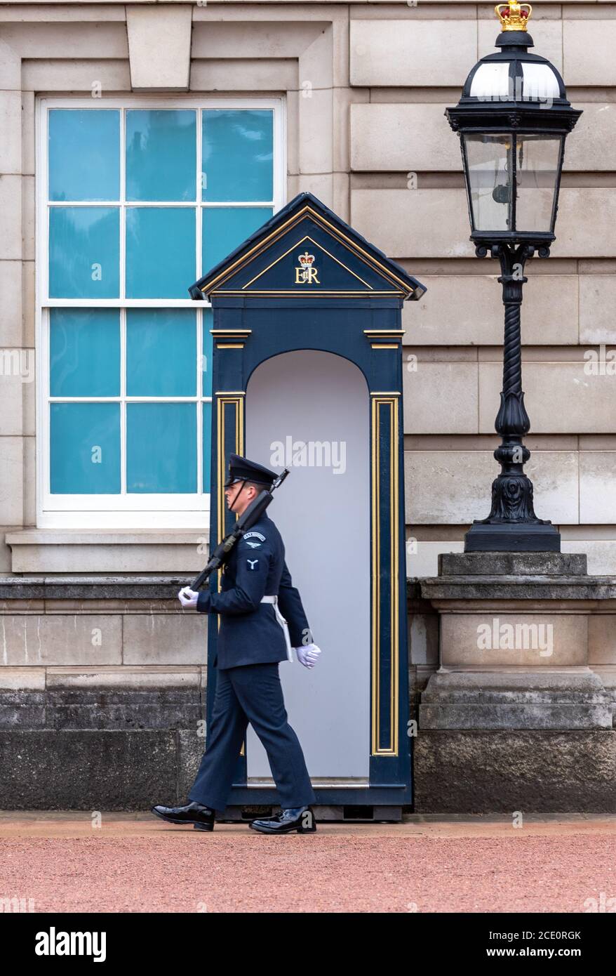 Hms buckingham hi-res stock photography and images - Alamy