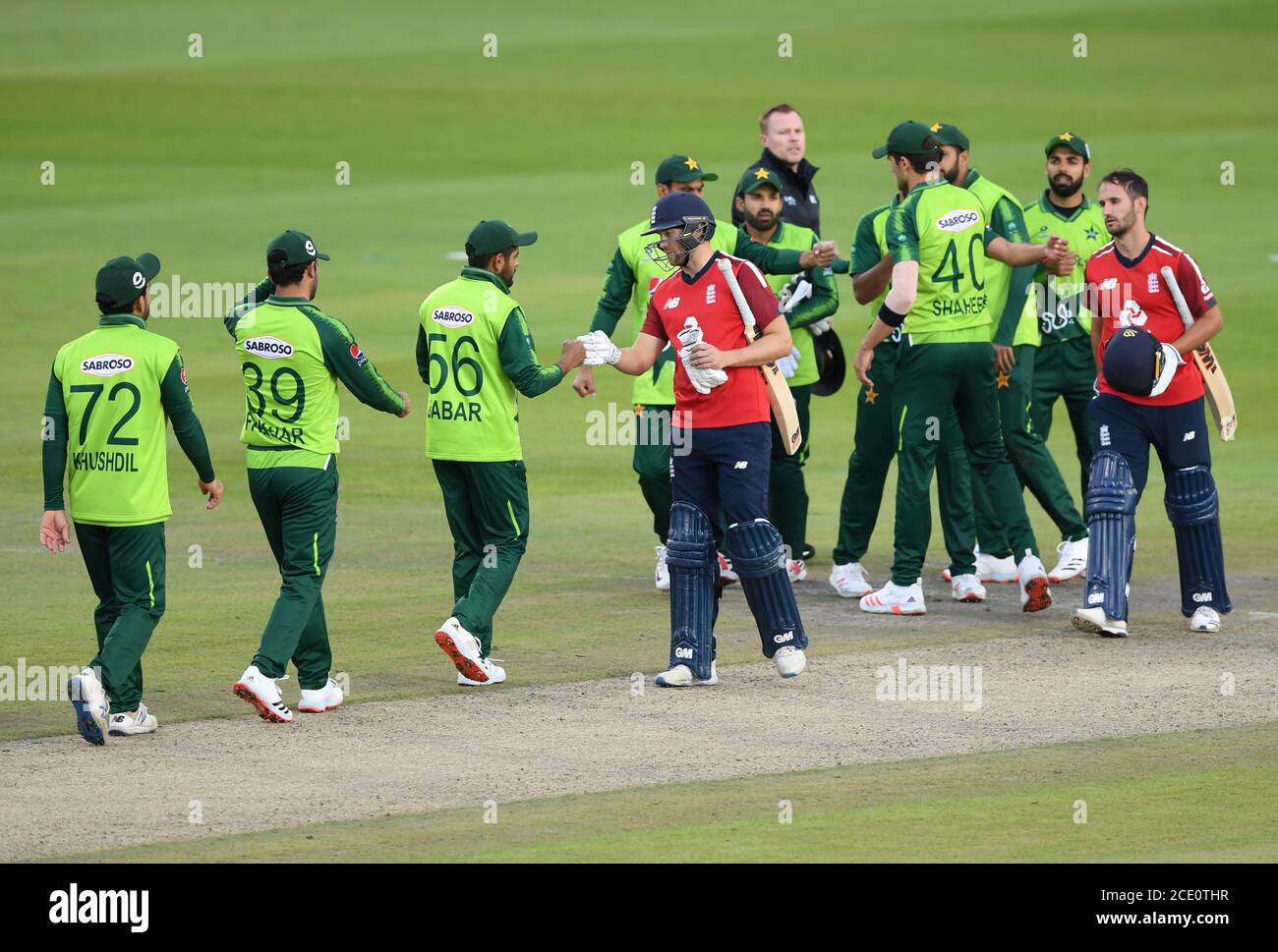 Pakistan players shake hands hi-res stock photography and images - Alamy