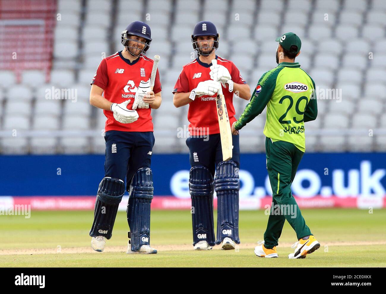 England's Dawid Malan (left) and Lewis Gregory shake hands with ...
