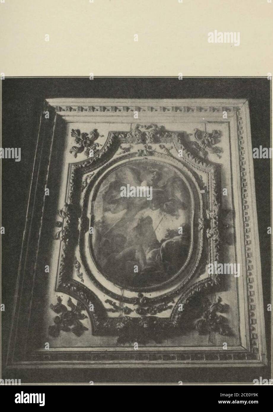 Gold foliated frame hi-res stock photography and images - Alamy