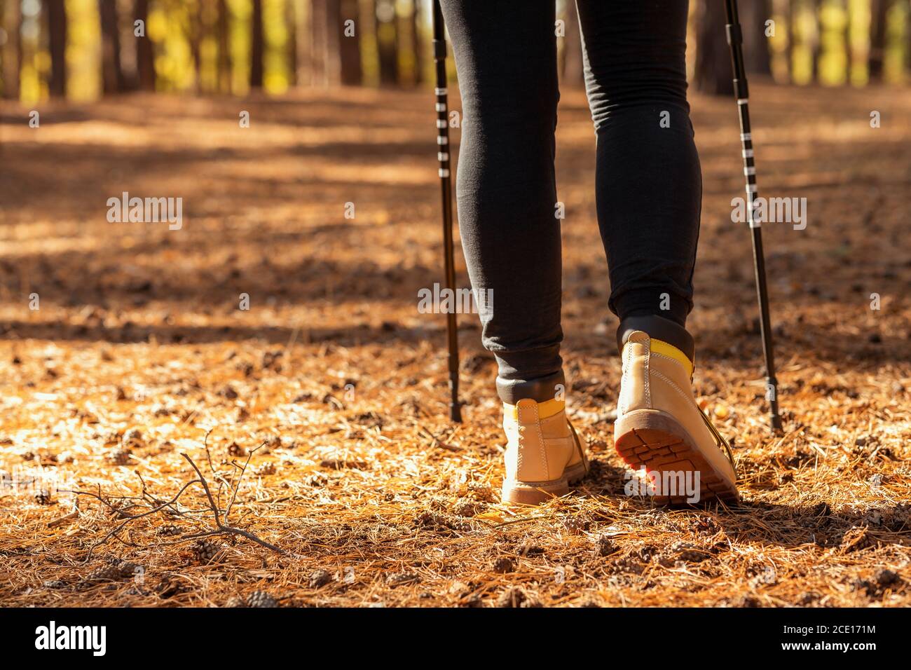 Lady hiker hi-res stock photography and images - Alamy