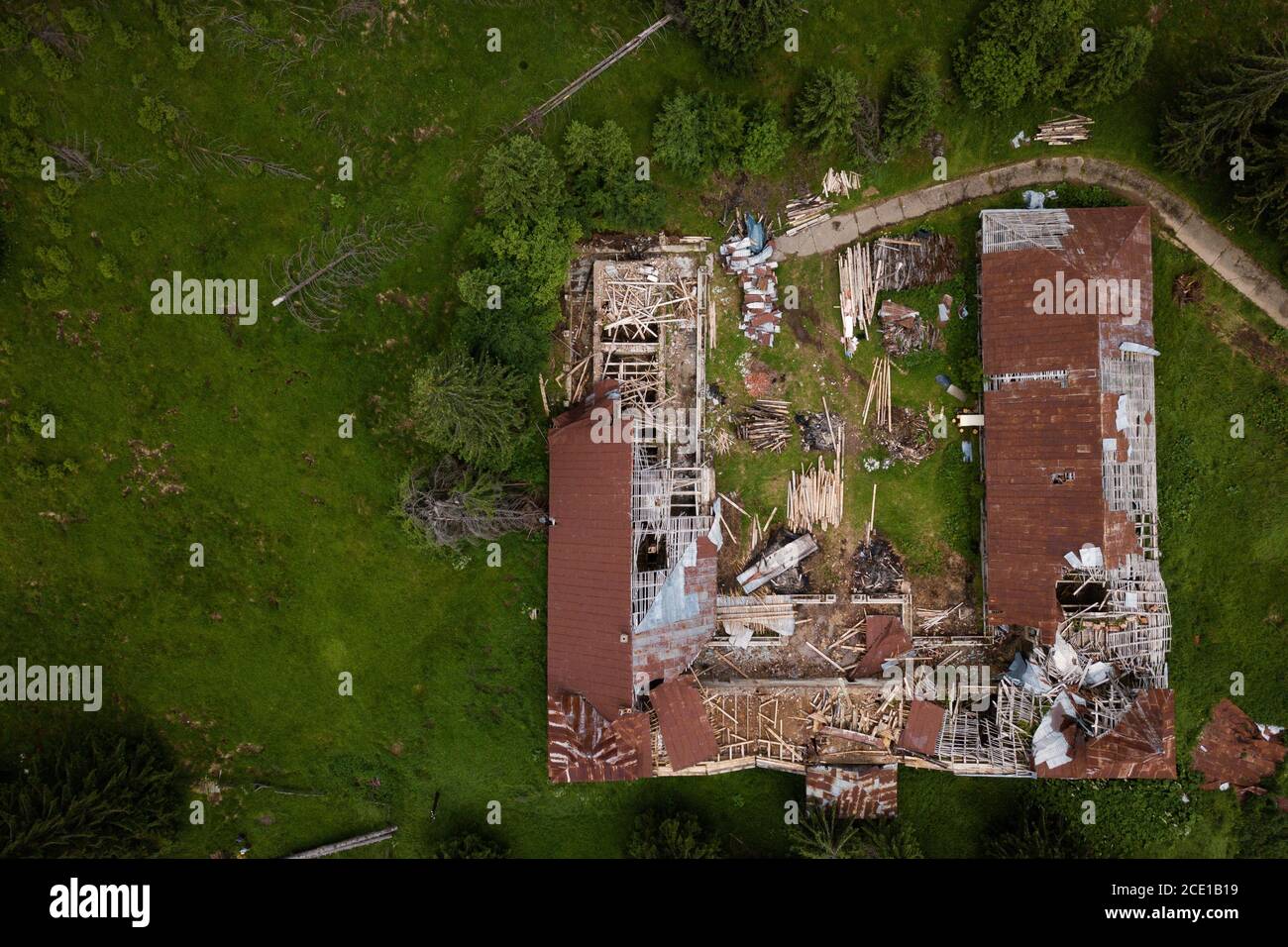 Crumbling building hi-res stock photography and images - Alamy