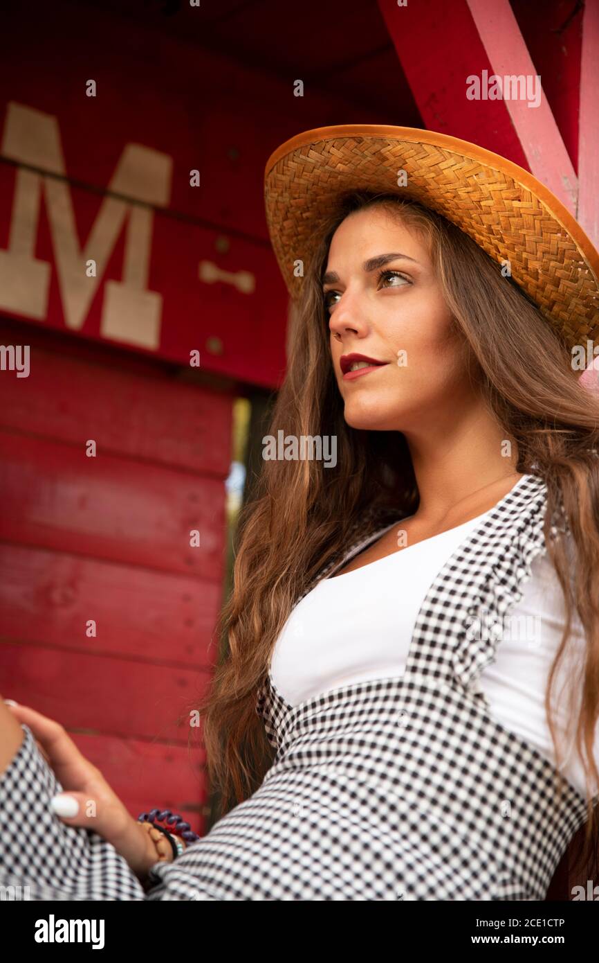 Saloon girl hi-res stock photography and images - Alamy