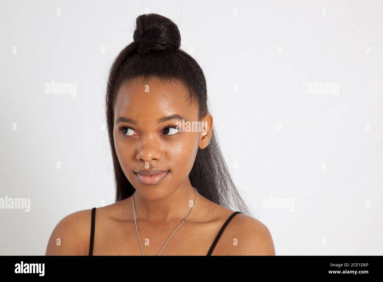 Pretty Black woman with a pleasing smile Stock Photo - Alamy