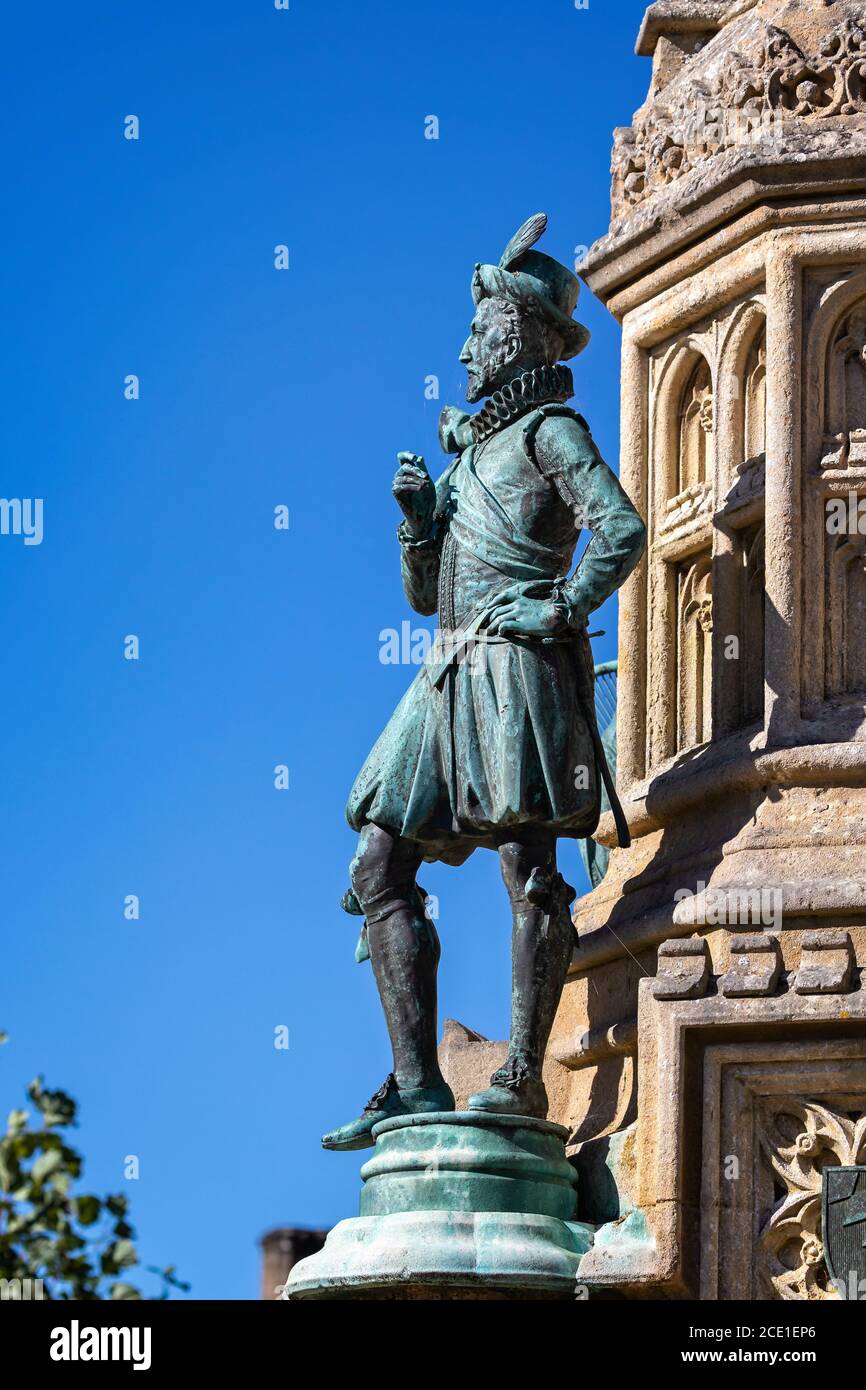 Statue of sir francis drake hi-res stock photography and images - Alamy