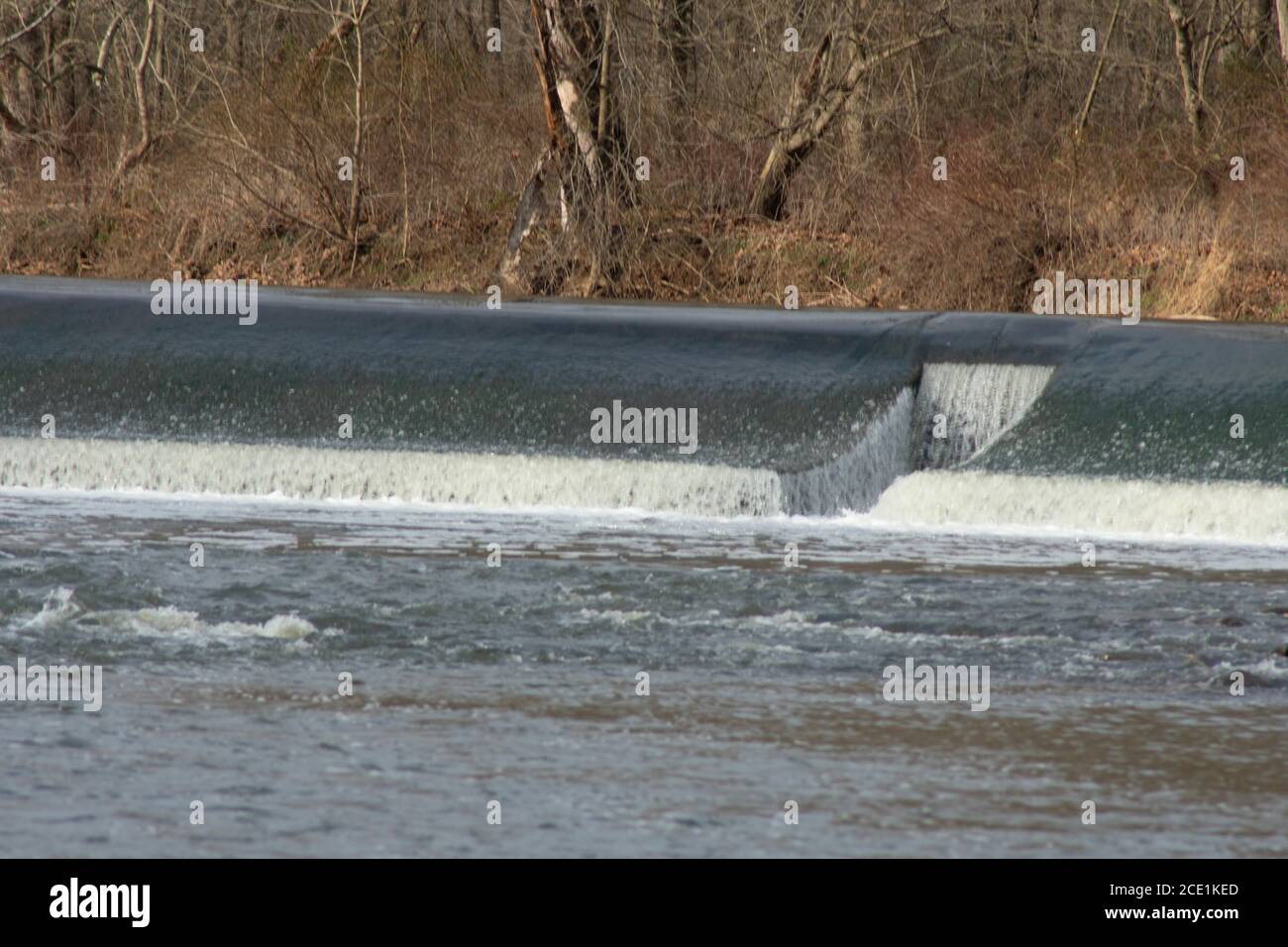 Man made dam hi-res stock photography and images - Alamy