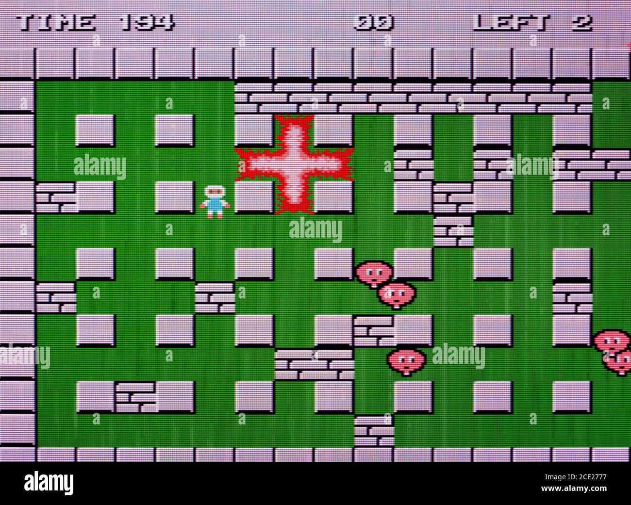 Bomber Man - Nintendo Entertainment System - NES Videogame - Editorial ...