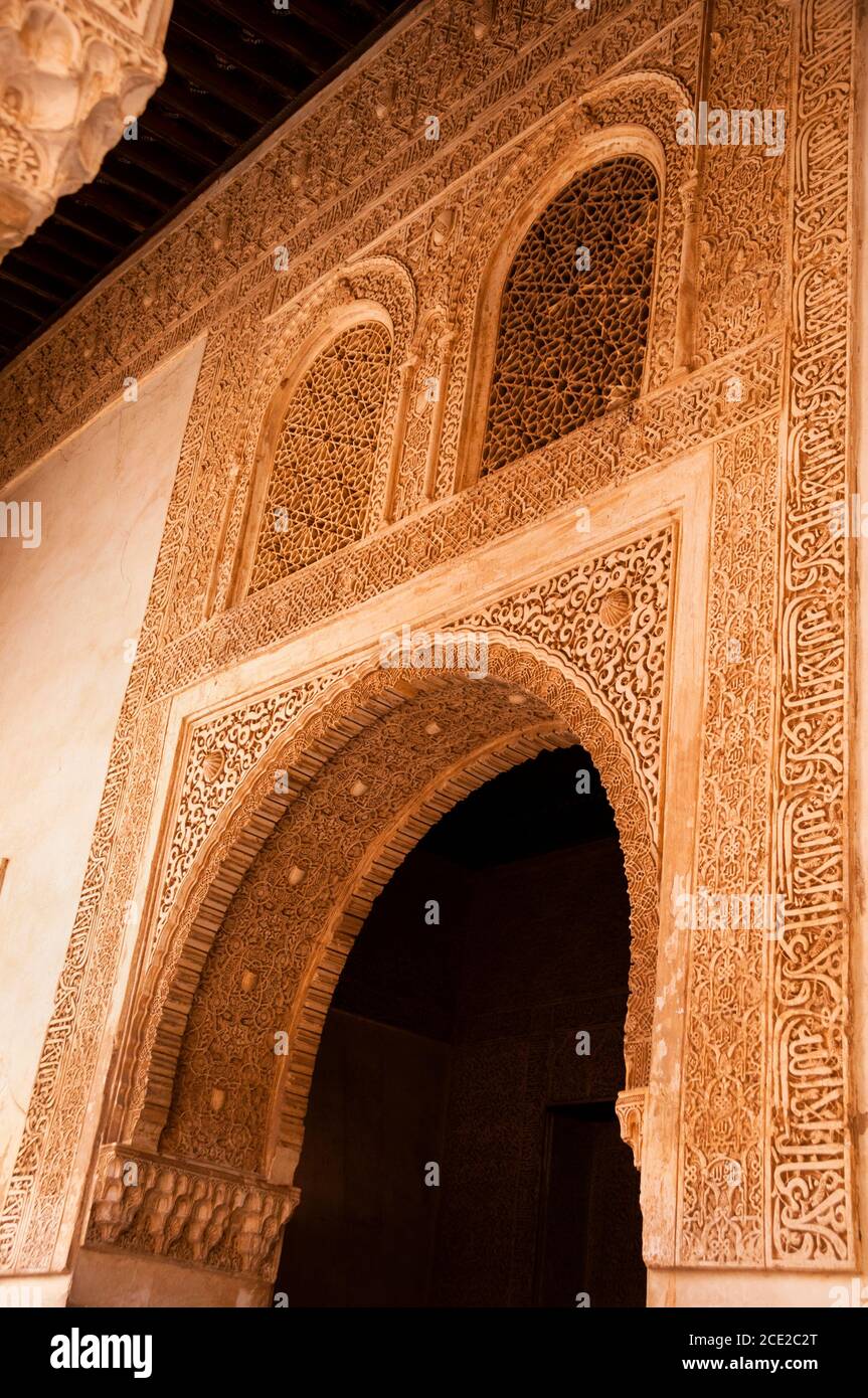 Arches at Alhambra in Spain Moorish architecture arabesque, calligraphy ...