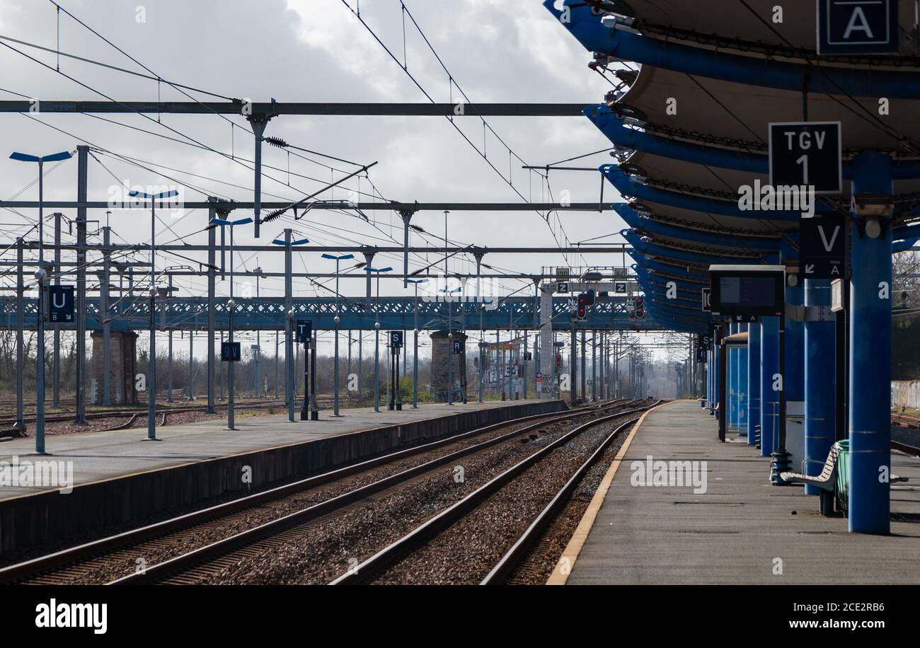 A picture of the depth of Niort's train station Stock Photo - Alamy