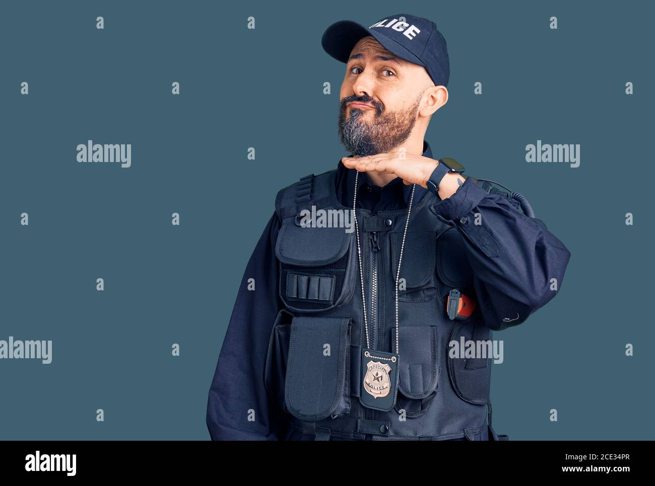 Cut throat gesture hi-res stock photography and images - Alamy