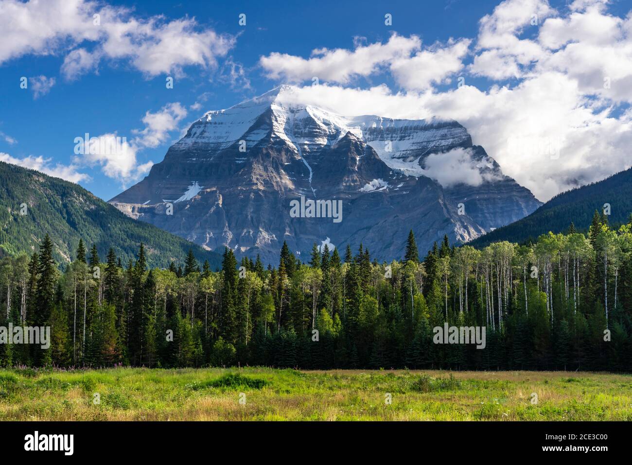 Mount Robson in Mount Robson Provincial Park, British Columbia, Canada ...
