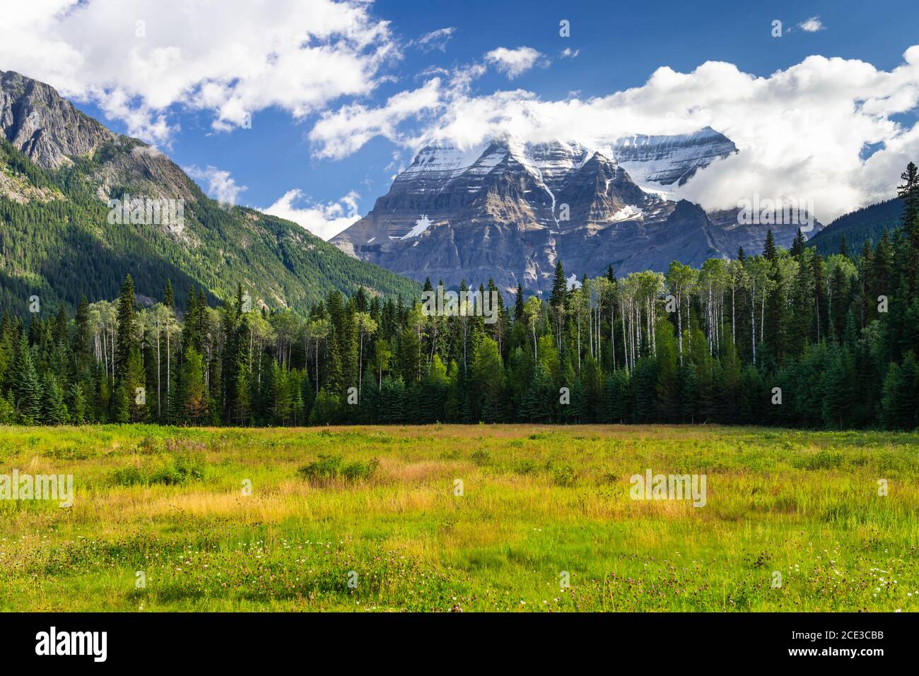 Mount Robson in Mount Robson Provincial Park, British Columbia, Canada ...