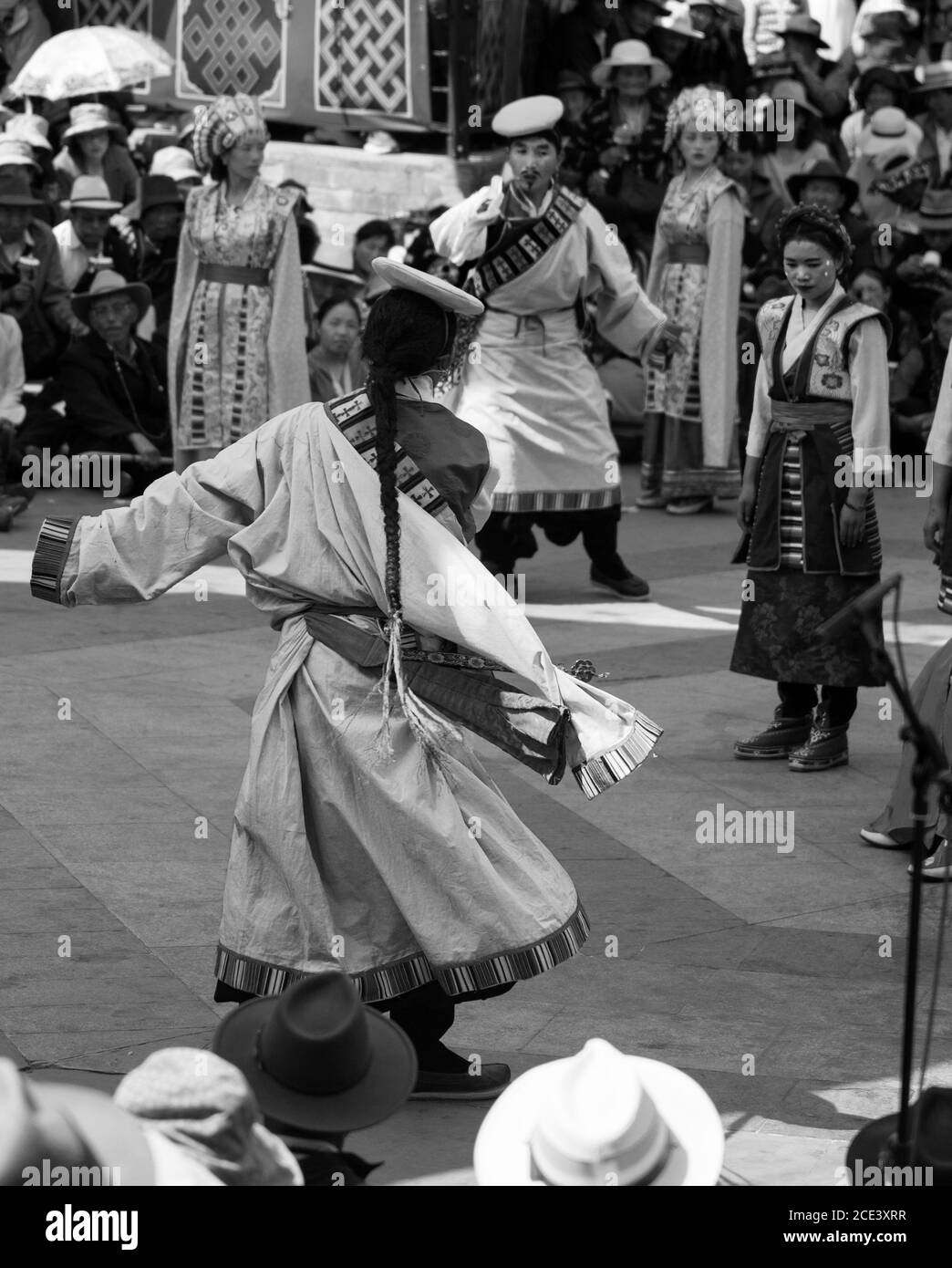 Tibetan dancing Black and White Stock Photos & Images - Alamy