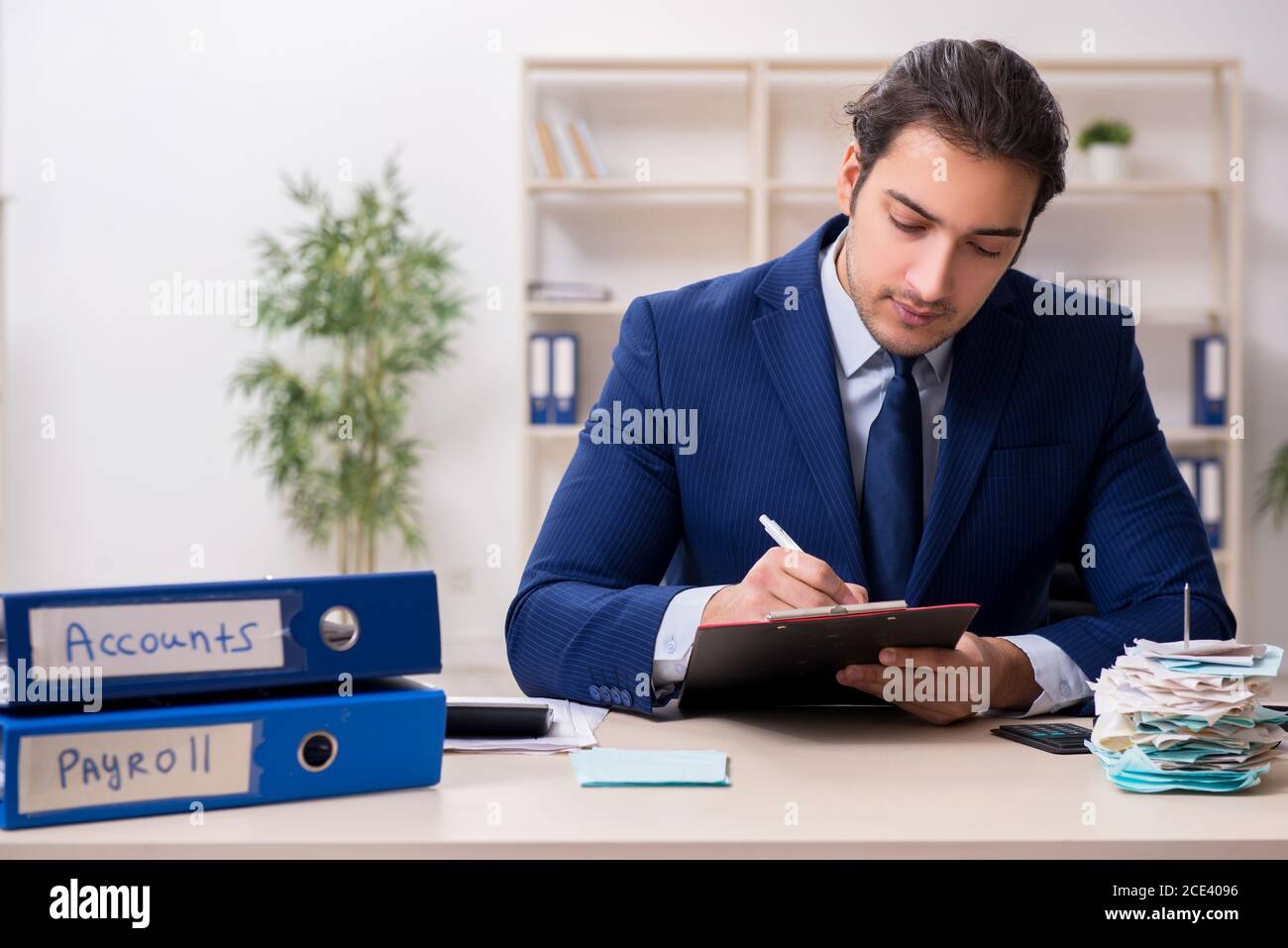 Business expense report receipts hi-res stock photography and images ...