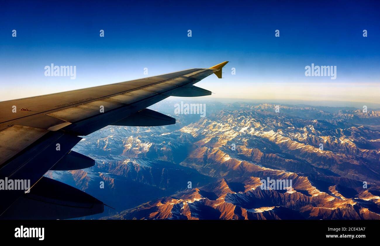 Airplane ground evening hi-res stock photography and images - Alamy