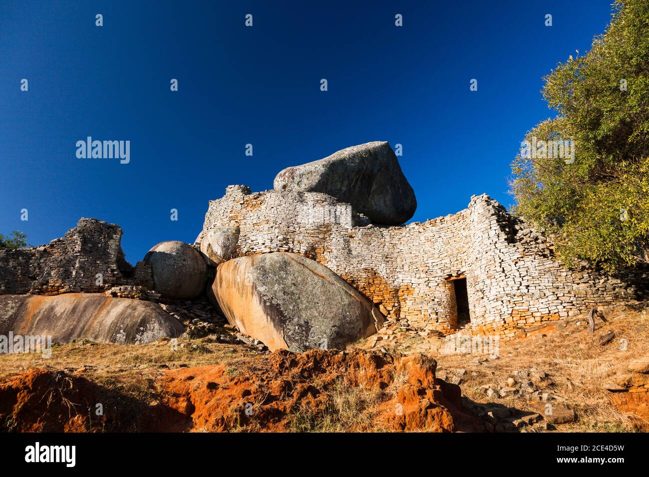 Great Zimbabwe ruins, courtyard of "the Hill Complex", acropolis ...