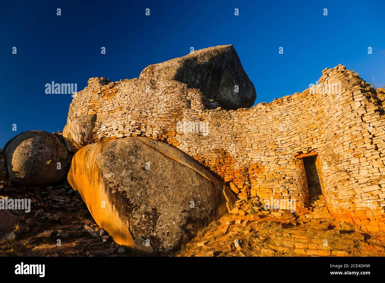 Great Zimbabwe ruins, courtyard of "the Hill Complex", acropolis ...