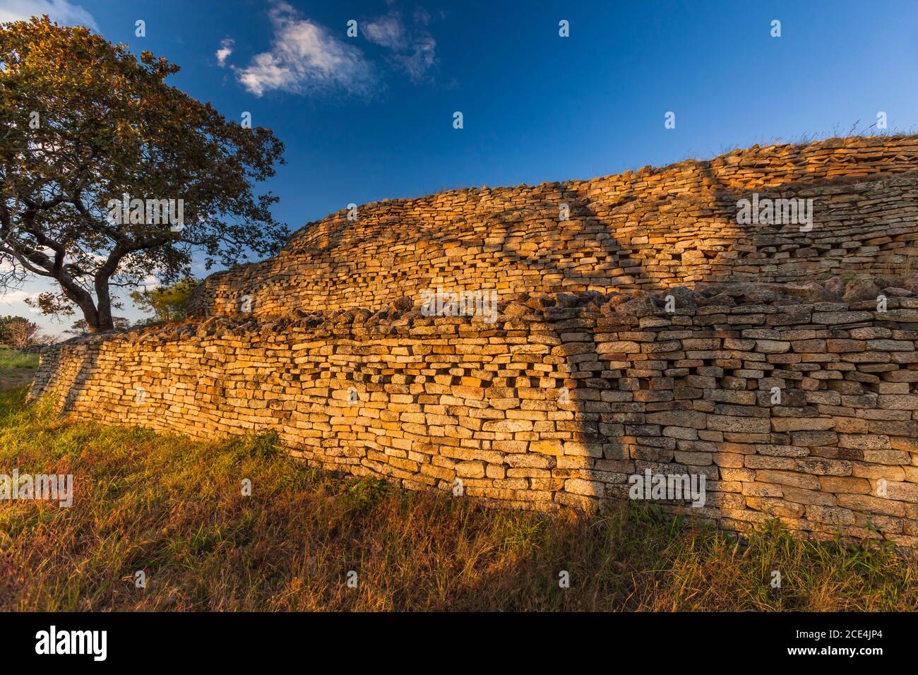 17th and 18th century stone buildings hi-res stock photography and ...