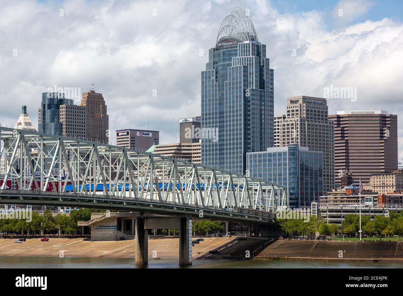 Cincinnati skyline hi-res stock photography and images - Alamy