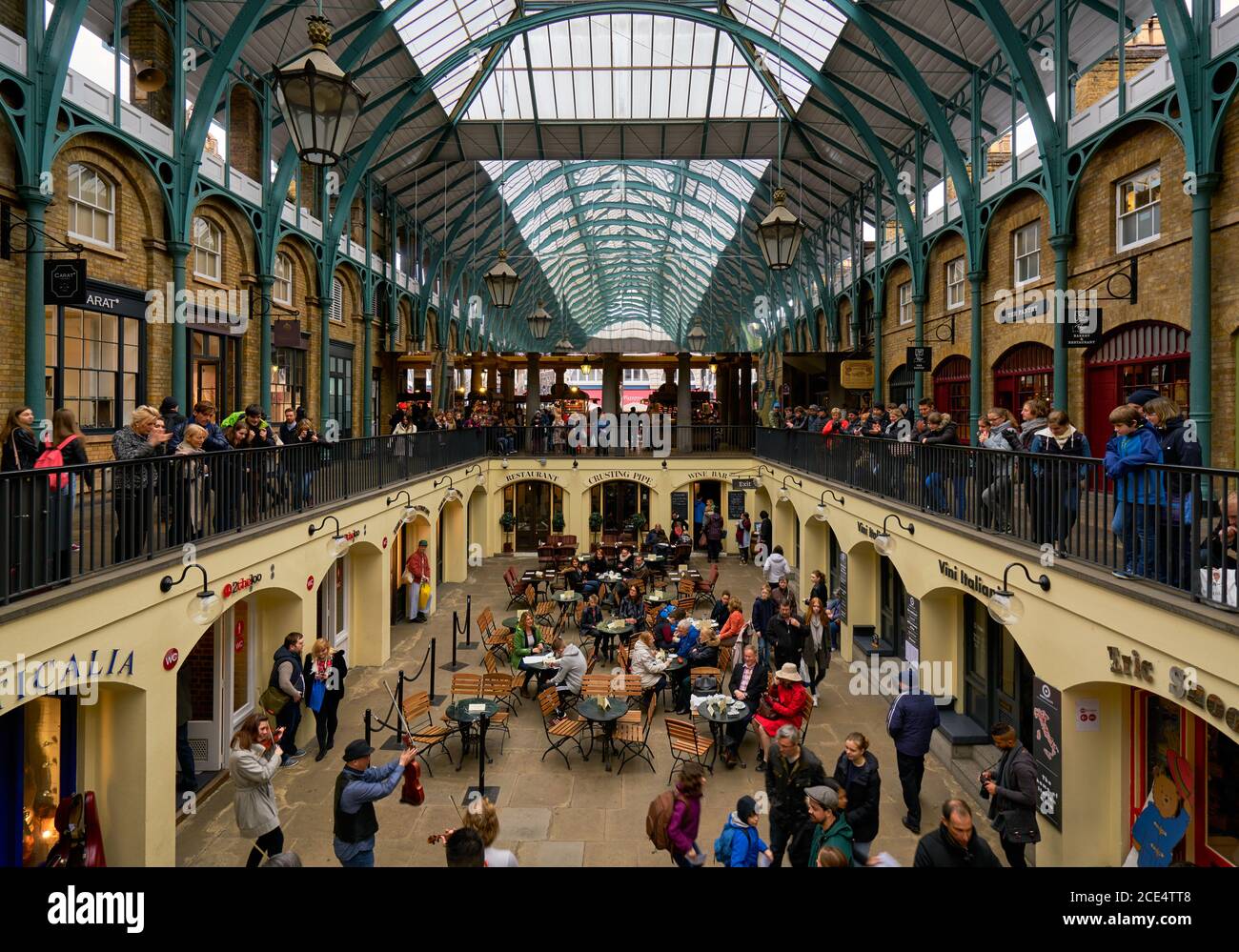 Convent Garden full of tourists in London, England Stock Photo - Alamy