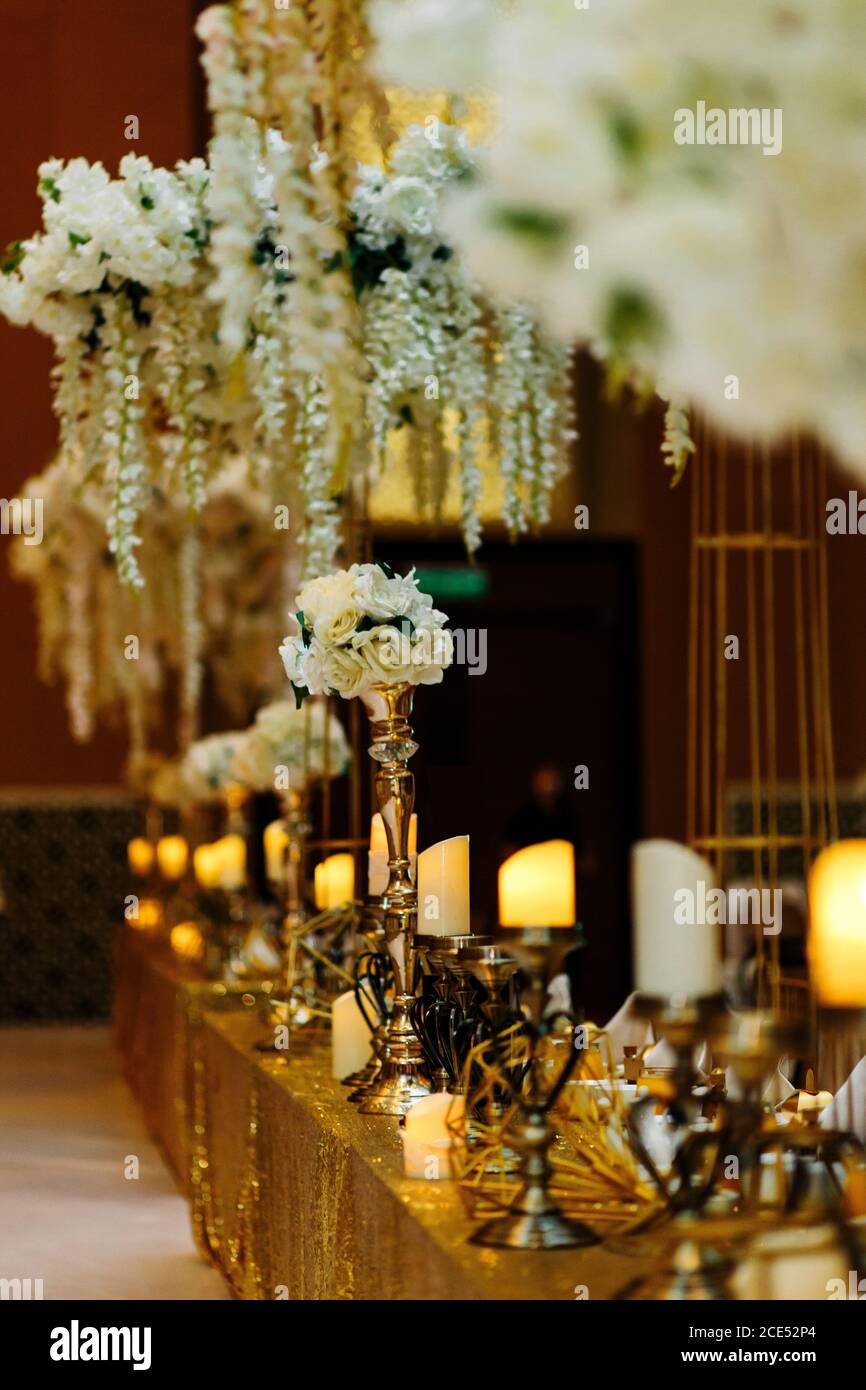 Beautiful table arrangement hi-res stock photography and images - Alamy