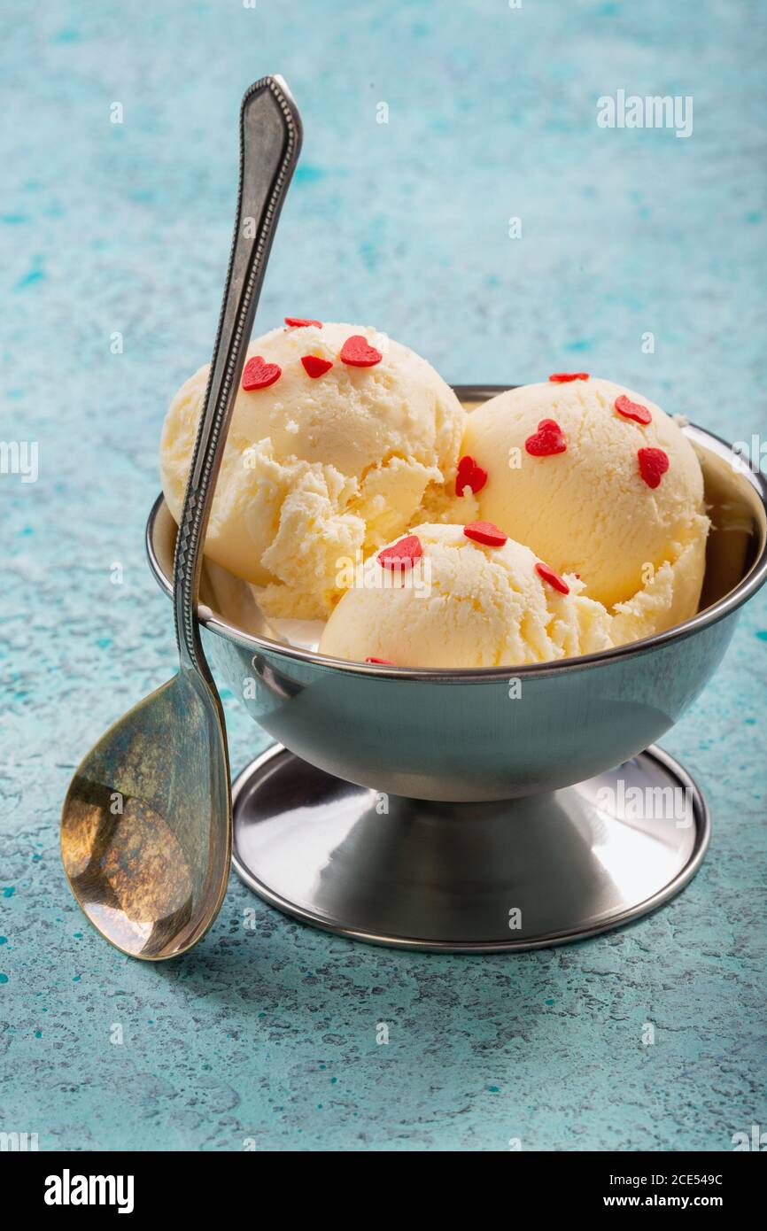 Ice cream balls hi-res stock photography and images - Alamy