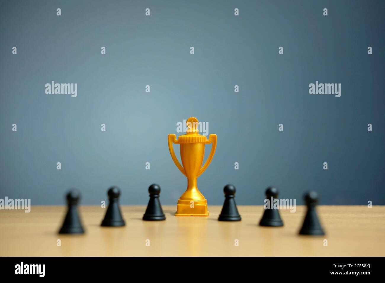 King chess trophy hi-res stock photography and images - Alamy