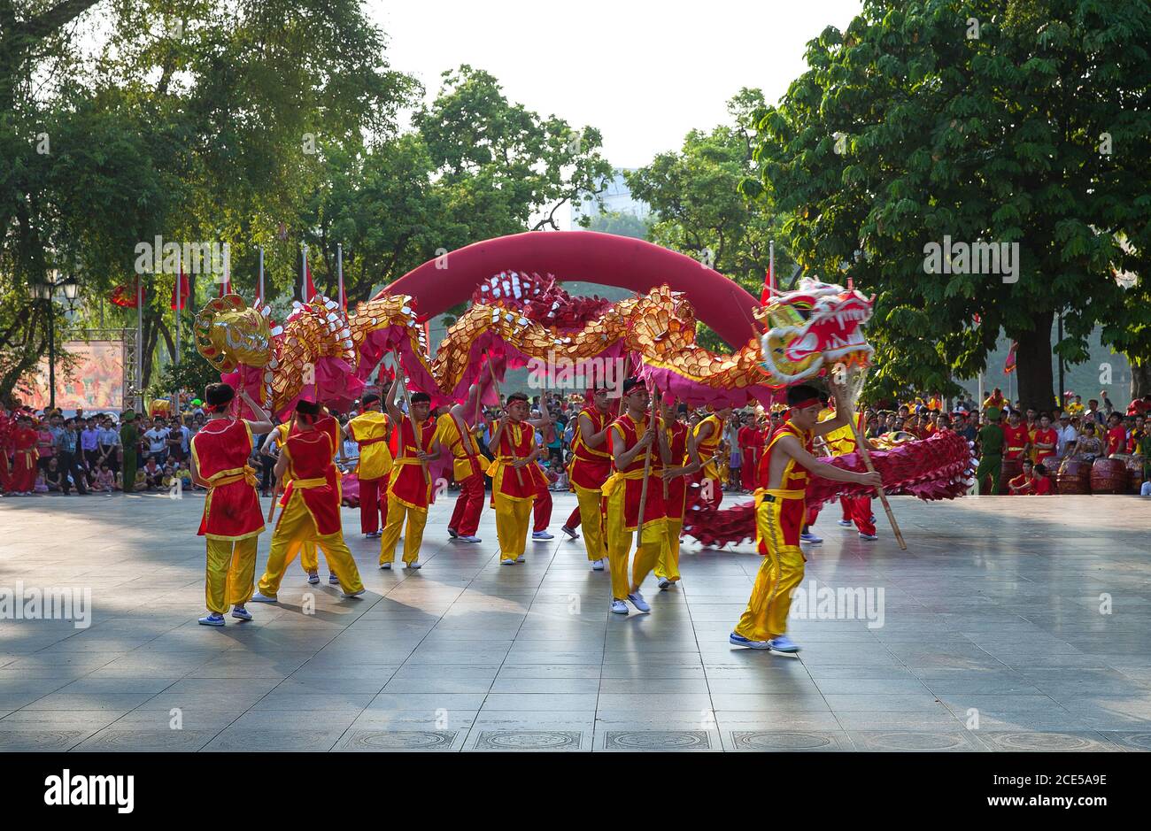 Villagers in Dong Ky, Bac Ninh, The traditional firecracker festival in ...