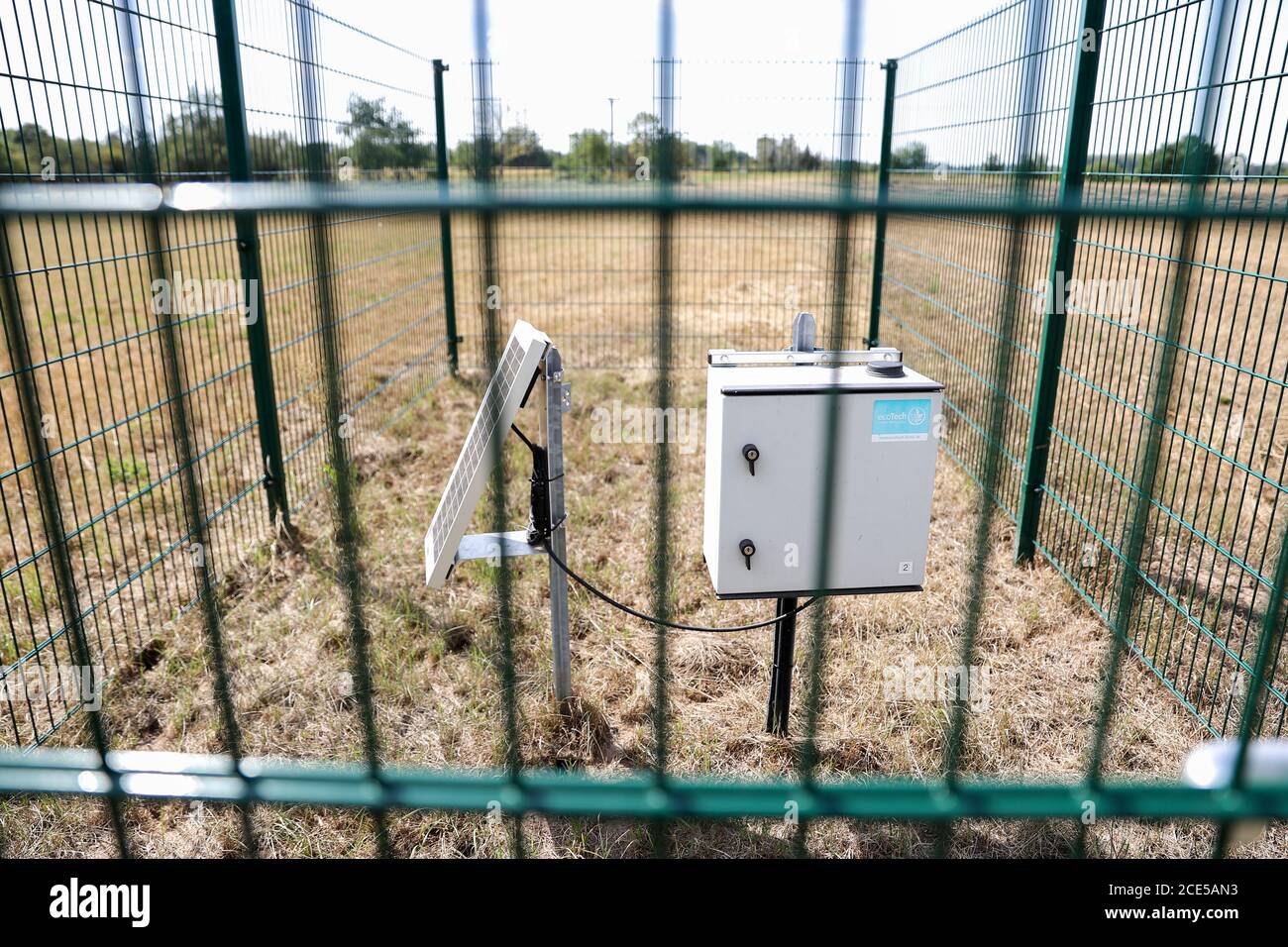 Weather station different measuring hi-res stock photography and images ...