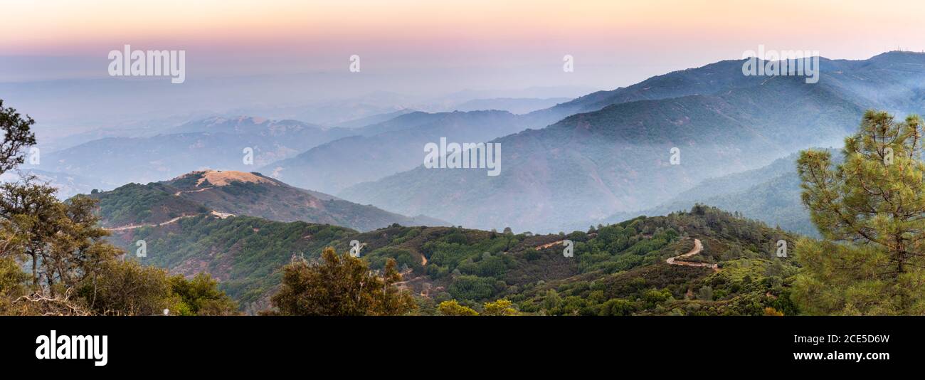 Fog ridges santa cruz mountains hi-res stock photography and images - Alamy