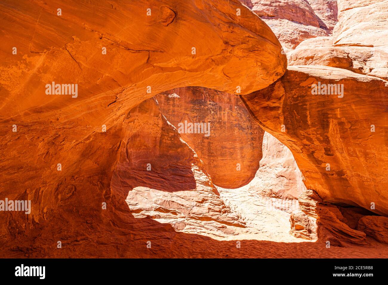 Sand stone arch hi-res stock photography and images - Alamy