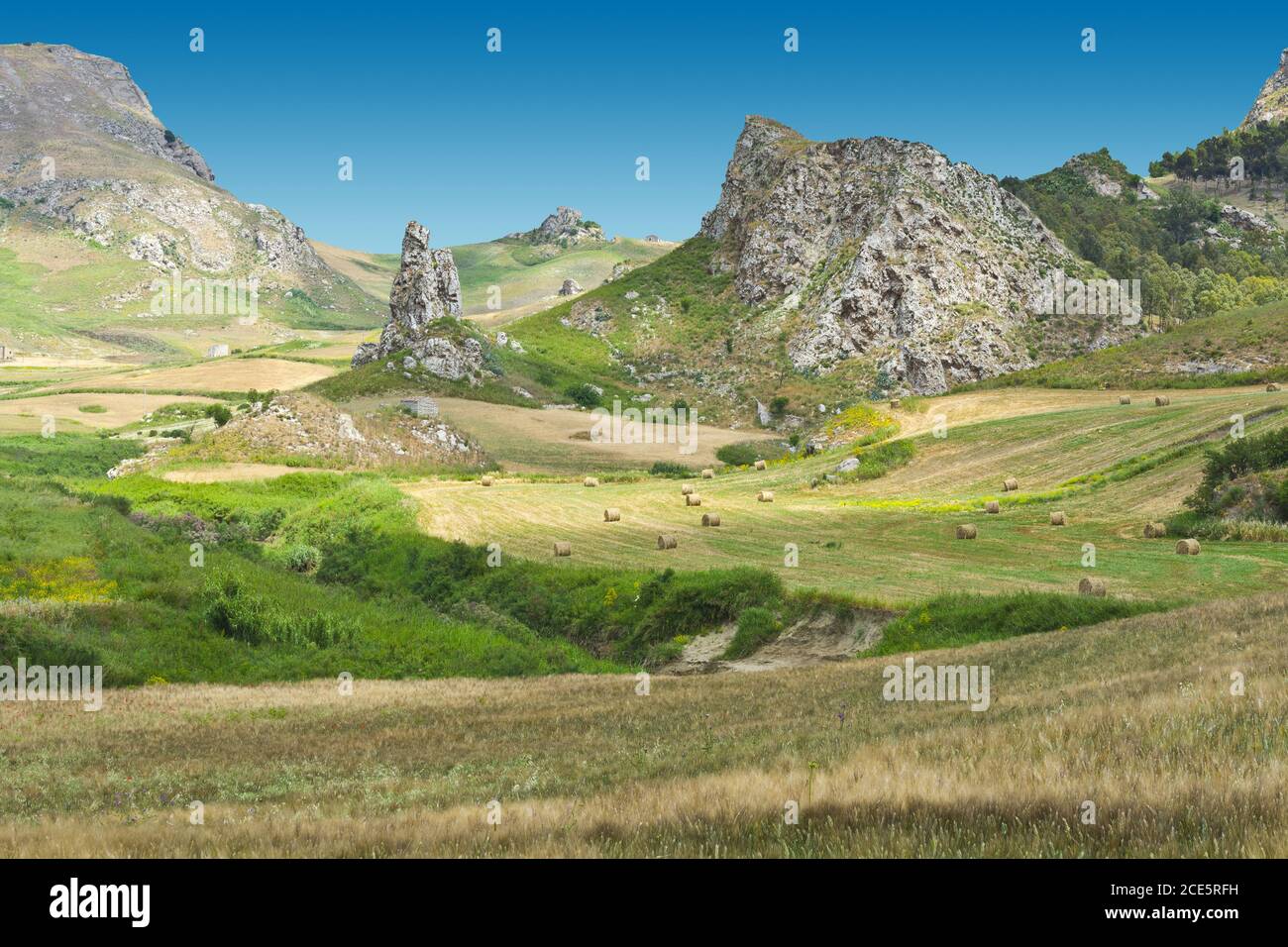 Grassland with rocky landscape hi-res stock photography and images - Alamy