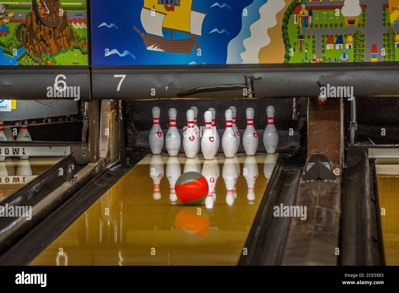 Green bowling pin hi-res stock photography and images - Alamy