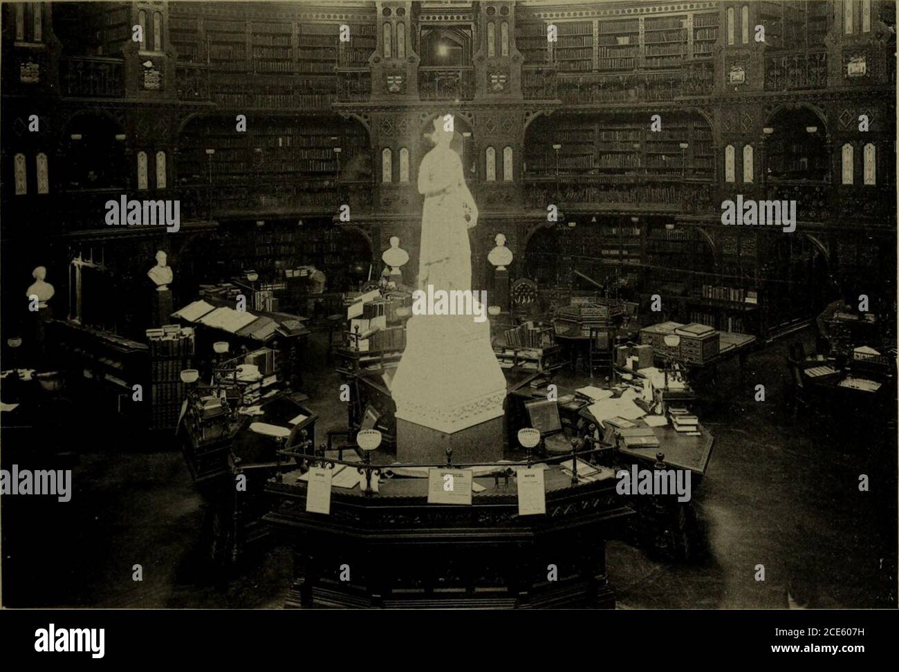 Library parliament ottawa interior hi-res stock photography and images ...