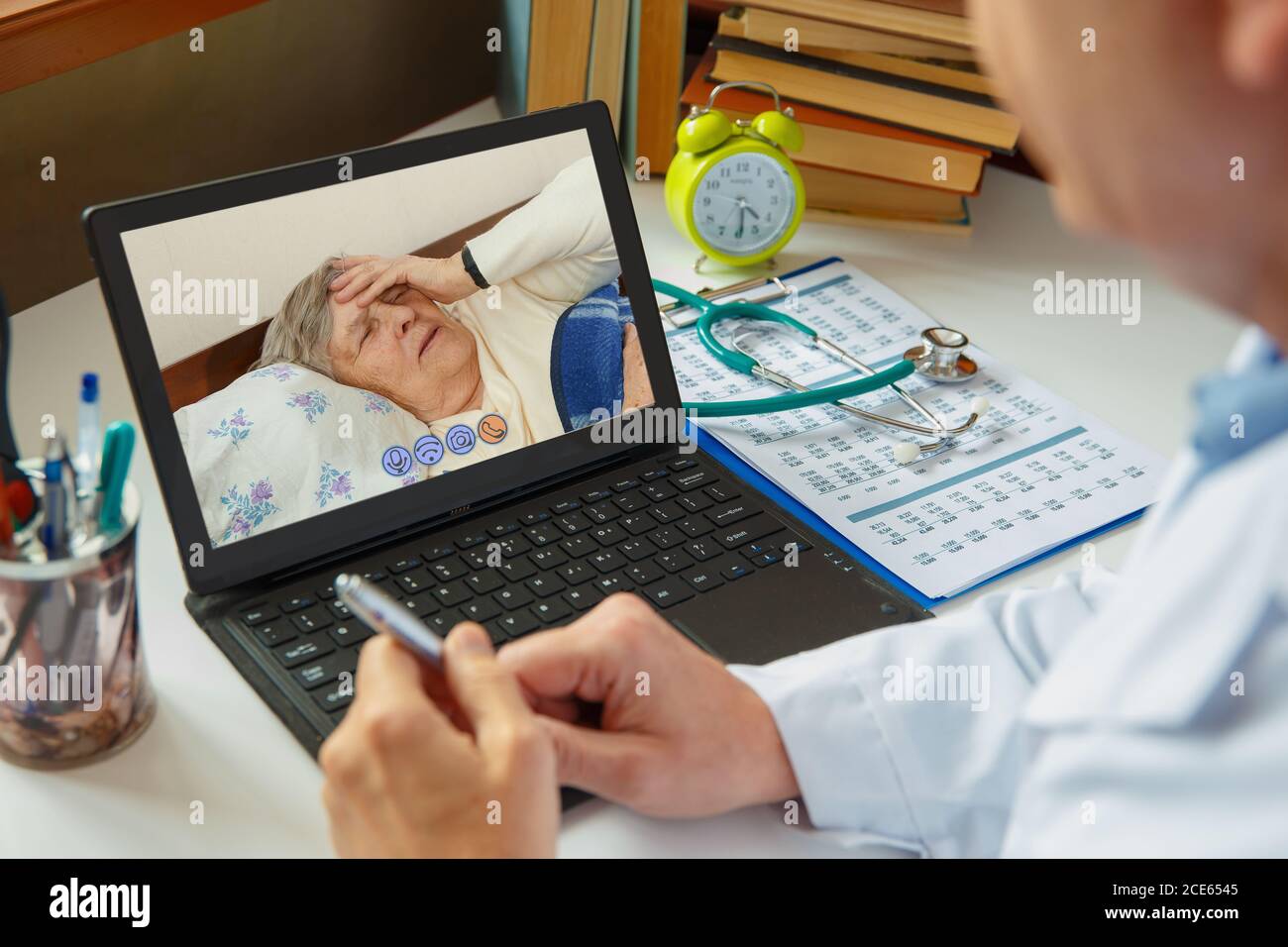 Doctor network hi-res stock photography and images - Alamy