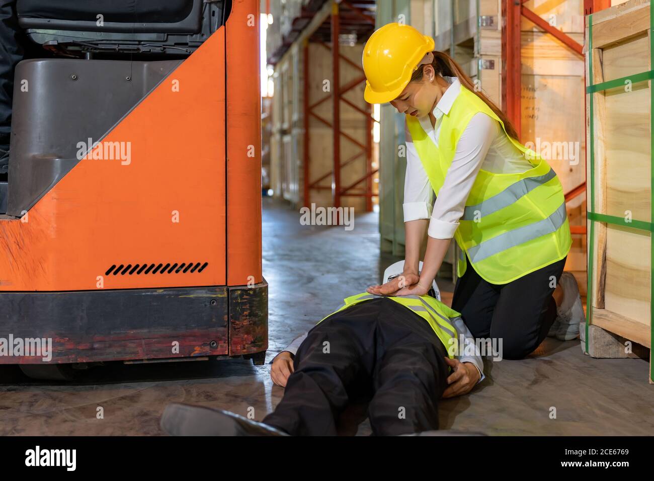 Cpr accident hi-res stock photography and images - Alamy