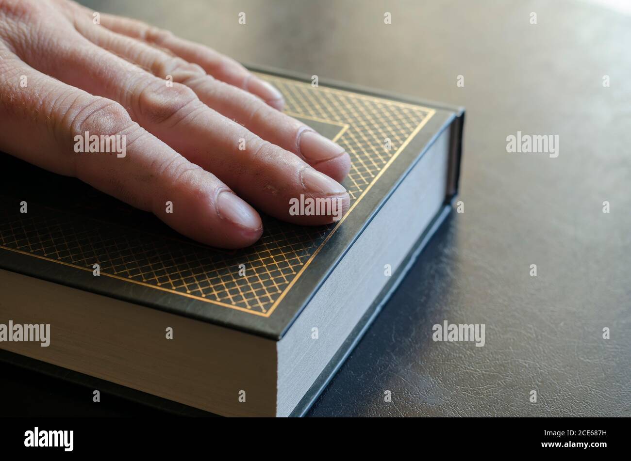 Bible quran christianity islam hi-res stock photography and images - Alamy